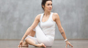Ardha Matsyendrasana Benefits, Steps & Precautions (Half Spinal Twist)